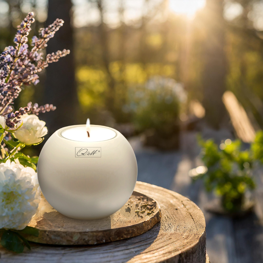 Qult Design - Teelichthalter in Kerzenform